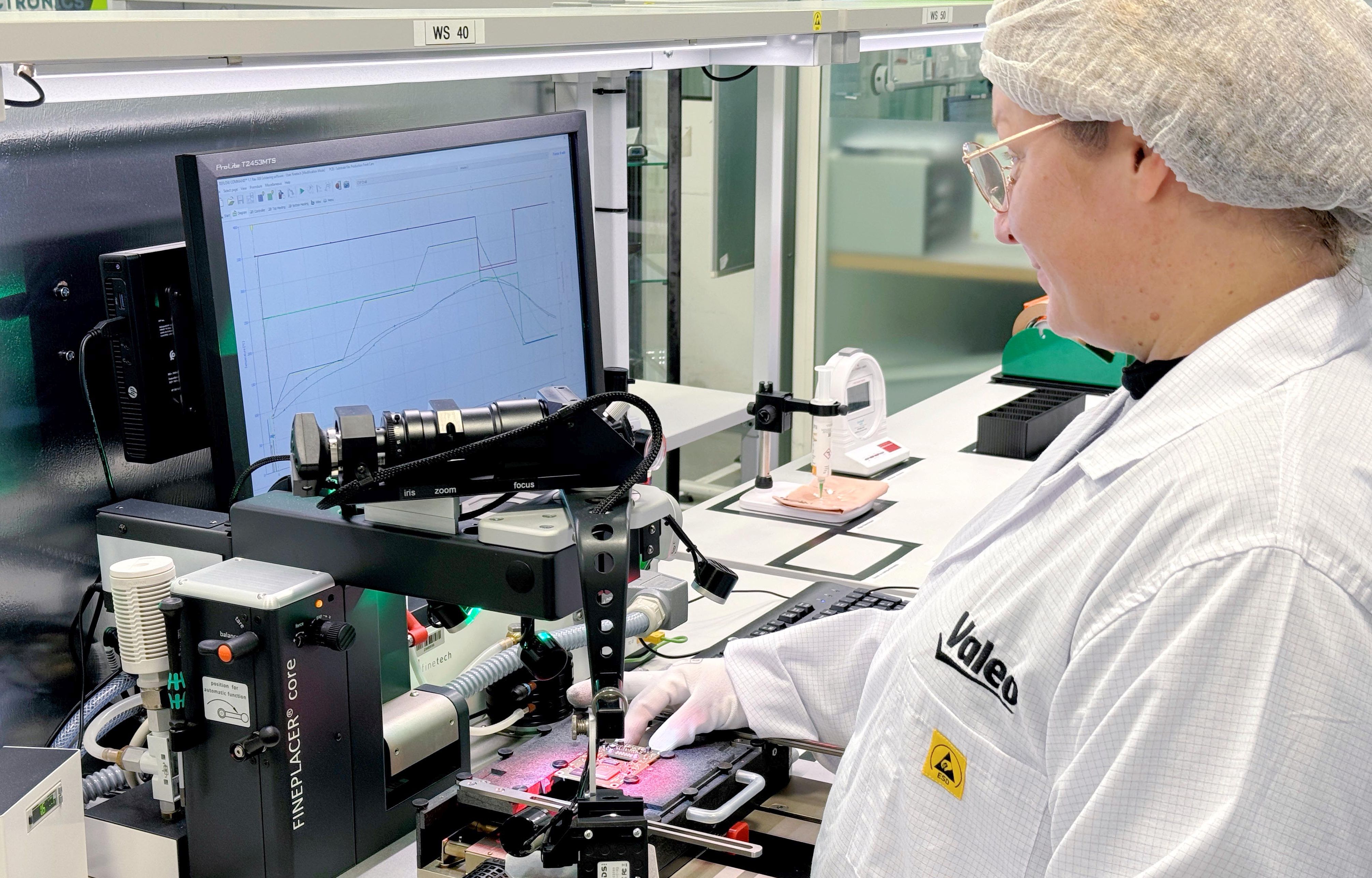 Stellantis and Valeo Unveil Windshield-Mounted Video Camera ...